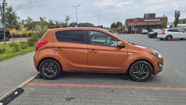 Oranžs Hyundai i20 2014 Viļņa, ar dzinēja tilpumu 1.12 L un nobraukumu 170 tūkst. km par 3100 €, foto 7 vietnē AUTOMOTO.COM.LV
