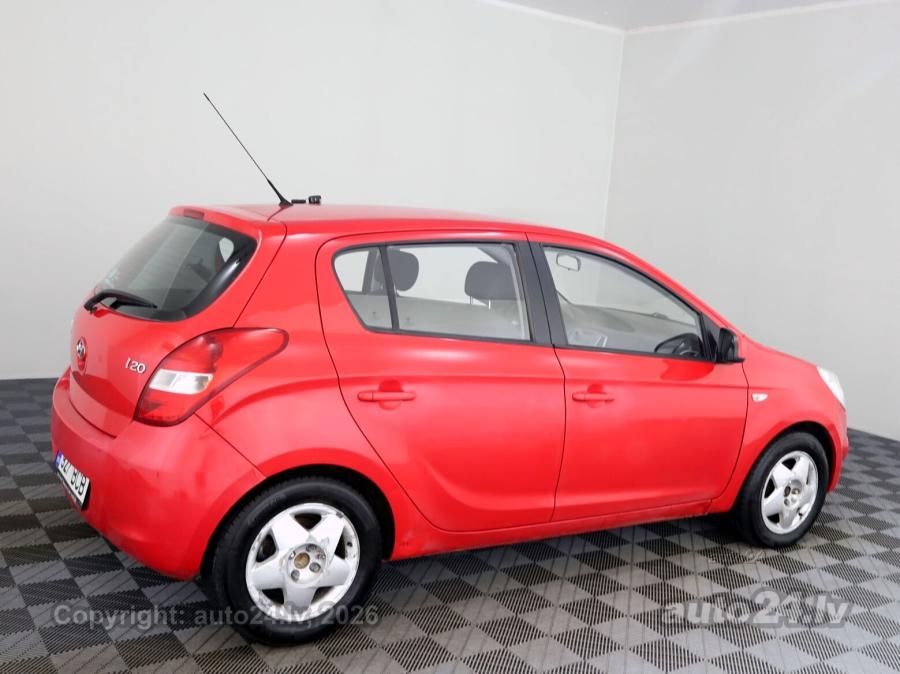 Sarkans Hyundai i20 2009 Tallina, ar dzinēja tilpumu 1.40 L un nobraukumu 252 tūkst. km par 1199 €, foto 4 vietnē AUTOMOTO.COM.LV
