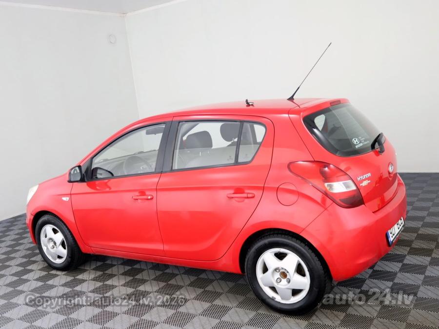 Sarkans Hyundai i20 2009 Tallina, ar dzinēja tilpumu 1.40 L un nobraukumu 252 tūkst. km par 1199 €, foto 5 vietnē AUTOMOTO.COM.LV