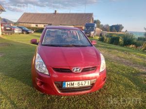 Sarkans Hyundai i20 2010 Bauska, ar dzinēja tilpumu 1.40 L un nobraukumu 248 tūkst. km par 1500 €, foto  vietnē AUTOMOTO.COM.LV