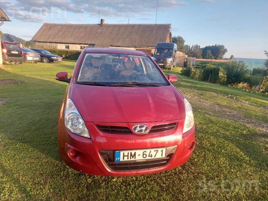 Sarkans Hyundai i20 2010 Bauska, ar dzinēja tilpumu 1.40 L un nobraukumu 248 tūkst. km par 1500 €, foto 1 vietnē AUTOMOTO.COM.LV