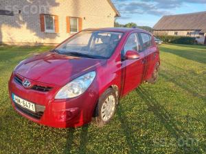 Sarkans Hyundai i20 2010 Bauska, ar dzinēja tilpumu 1.40 L un nobraukumu 248 tūkst. km par 1500 €, foto 4 vietnē AUTOMOTO.COM.LV