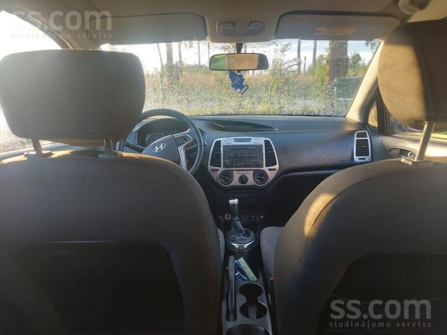 Sarkans Hyundai i20 2010 Bauska, ar dzinēja tilpumu 1.40 L un nobraukumu 248 tūkst. km par 1500 €, foto 5 vietnē AUTOMOTO.COM.LV