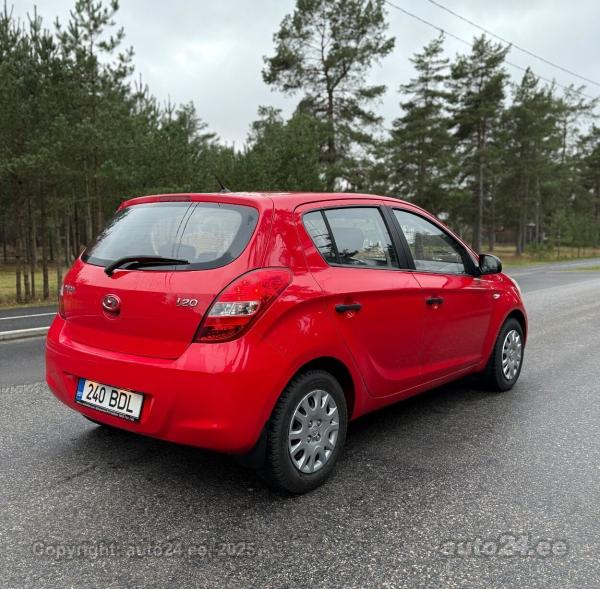 Red Hyundai i20 2011 in Tallinn, with an engine capacity of 1.20 L and mileage of 113 thousand km for 2900 €, photo 7 on AUTOMOTO.COM.LV