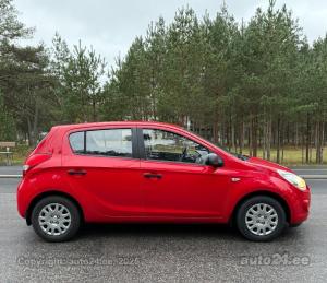 Sarkans Hyundai i20 2011 Tallina, ar dzinēja tilpumu 1.20 L un nobraukumu 113 tūkst. km par 2900 €, foto 3 vietnē AUTOMOTO.COM.LV