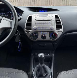 Sarkans Hyundai i20 2011 Tallina, ar dzinēja tilpumu 1.20 L un nobraukumu 113 tūkst. km par 2900 €, foto 12 vietnē AUTOMOTO.COM.LV