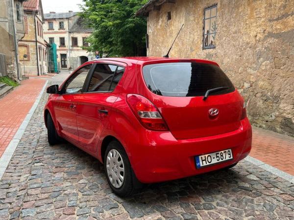 Sarkans Hyundai i20 2011 Cēsis, ar dzinēja tilpumu 1.40 L un nobraukumu 386 tūkst. km par 1790 €, foto 2 vietnē AUTOMOTO.COM.LV