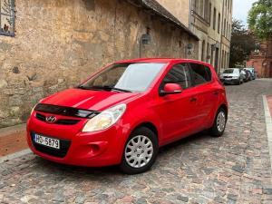 Sarkans Hyundai i20 2011 Cēsis, ar dzinēja tilpumu 1.40 L un nobraukumu 386 tūkst. km par 1790 €, foto 4 vietnē AUTOMOTO.COM.LV