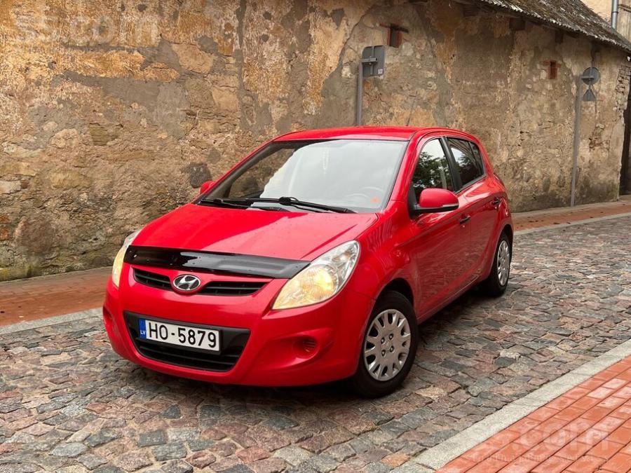 Sarkans Hyundai i20 2011 Cēsis, ar dzinēja tilpumu 1.40 L un nobraukumu 386 tūkst. km par 1790 €, foto 5 vietnē AUTOMOTO.COM.LV