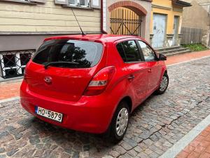 Sarkans Hyundai i20 2011 Cēsis, ar dzinēja tilpumu 1.40 L un nobraukumu 386 tūkst. km par 1790 €, foto 6 vietnē AUTOMOTO.COM.LV
