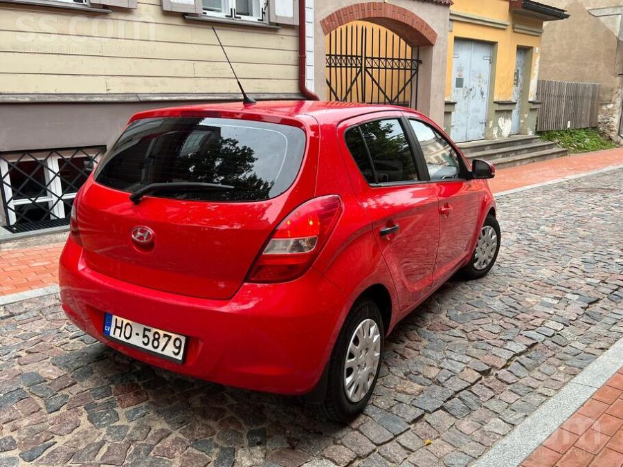 Sarkans Hyundai i20 2011 Cēsis, ar dzinēja tilpumu 1.40 L un nobraukumu 386 tūkst. km par 1790 €, foto 6 vietnē AUTOMOTO.COM.LV