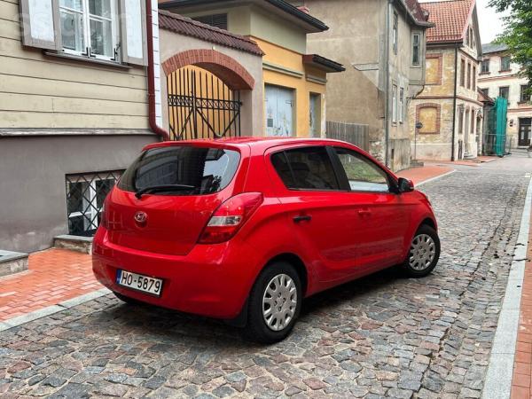 Sarkans Hyundai i20 2011 Cēsis, ar dzinēja tilpumu 1.40 L un nobraukumu 386 tūkst. km par 1790 €, foto 6 vietnē AUTOMOTO.COM.LV