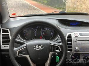 Sarkans Hyundai i20 2011 Cēsis, ar dzinēja tilpumu 1.40 L un nobraukumu 386 tūkst. km par 1790 €, foto 10 vietnē AUTOMOTO.COM.LV