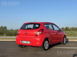 Sarkans Hyundai i20 2011 Jelgava, ar dzinēja tilpumu 1.40 L un nobraukumu 269 tūkst. km par 1750 €, foto 4 vietnē AUTOMOTO.COM.LV