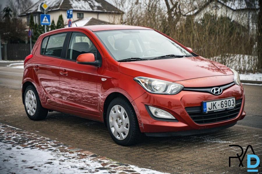 Sarkans Hyundai i20 2013 Rīga, ar dzinēja tilpumu 1.20 L un nobraukumu 174 tūkst. km par 1990 €, foto 4 vietnē AUTOMOTO.COM.LV