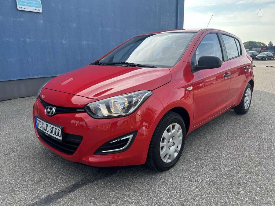 Sarkans Hyundai i20 2013 Marijampole, ar dzinēja tilpumu 1.25 L un nobraukumu 122 tūkst. km par 3850 €, foto 1 vietnē AUTOMOTO.COM.LV
