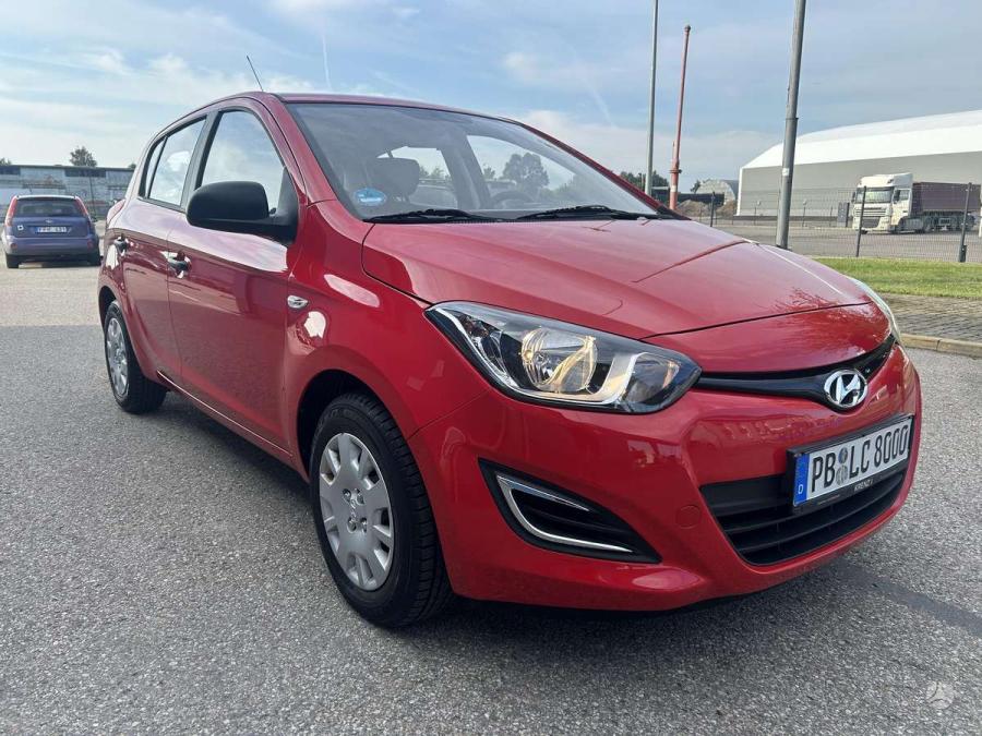 Sarkans Hyundai i20 2013 Marijampole, ar dzinēja tilpumu 1.25 L un nobraukumu 122 tūkst. km par 3850 €, foto 3 vietnē AUTOMOTO.COM.LV