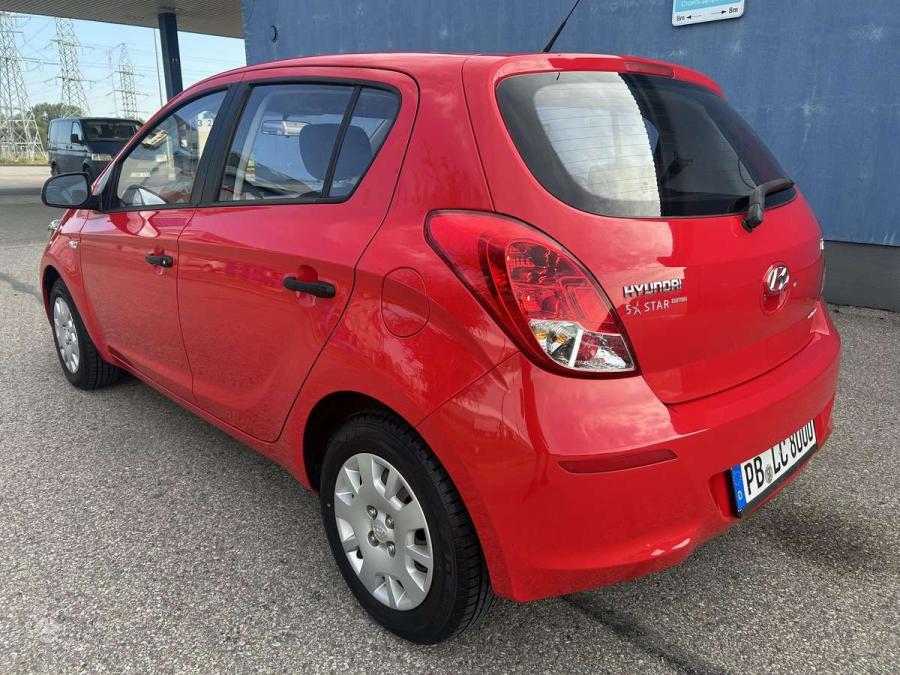 Sarkans Hyundai i20 2013 Marijampole, ar dzinēja tilpumu 1.25 L un nobraukumu 122 tūkst. km par 3850 €, foto 8 vietnē AUTOMOTO.COM.LV