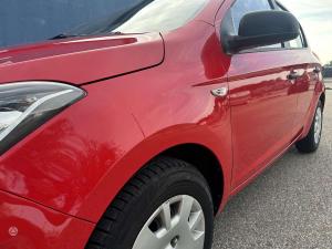 Sarkans Hyundai i20 2013 Marijampole, ar dzinēja tilpumu 1.25 L un nobraukumu 122 tūkst. km par 3850 €, foto 14 vietnē AUTOMOTO.COM.LV