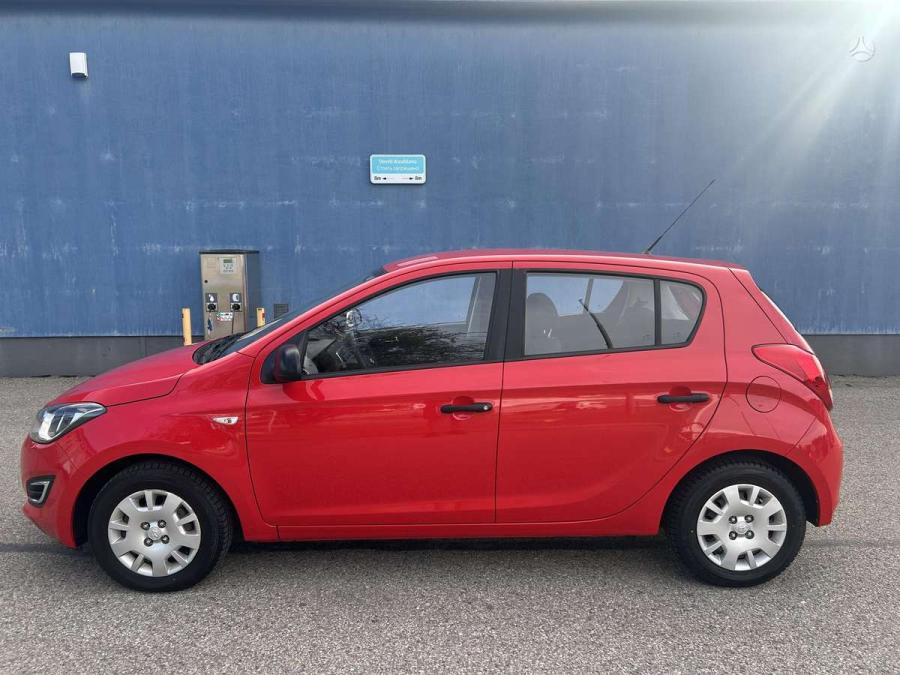 Sarkans Hyundai i20 2013 Marijampole, ar dzinēja tilpumu 1.25 L un nobraukumu 122 tūkst. km par 3850 €, foto 18 vietnē AUTOMOTO.COM.LV