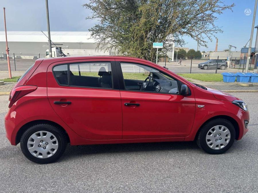 Sarkans Hyundai i20 2013 Marijampole, ar dzinēja tilpumu 1.25 L un nobraukumu 122 tūkst. km par 3850 €, foto 19 vietnē AUTOMOTO.COM.LV