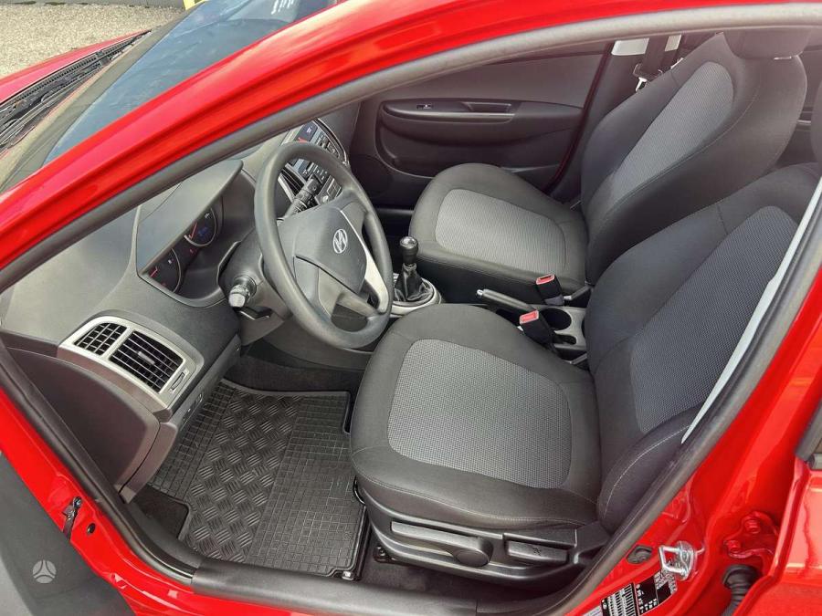 Sarkans Hyundai i20 2013 Marijampole, ar dzinēja tilpumu 1.25 L un nobraukumu 122 tūkst. km par 3850 €, foto 24 vietnē AUTOMOTO.COM.LV