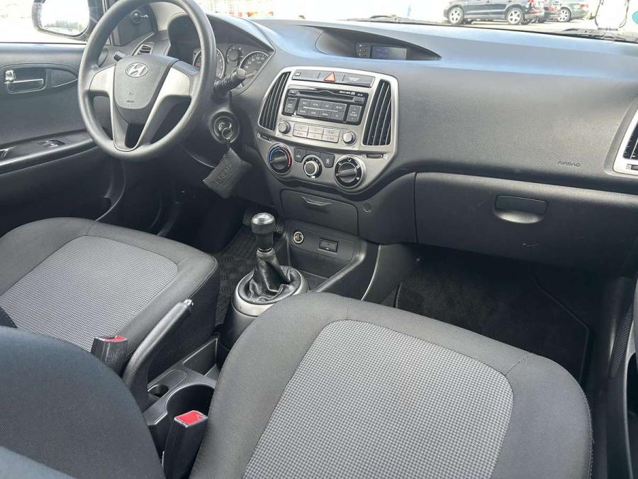 Sarkans Hyundai i20 2013 Marijampole, ar dzinēja tilpumu 1.25 L un nobraukumu 122 tūkst. km par 3850 €, foto 30 vietnē AUTOMOTO.COM.LV