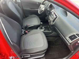 Sarkans Hyundai i20 2013 Marijampole, ar dzinēja tilpumu 1.25 L un nobraukumu 122 tūkst. km par 3850 €, foto 33 vietnē AUTOMOTO.COM.LV