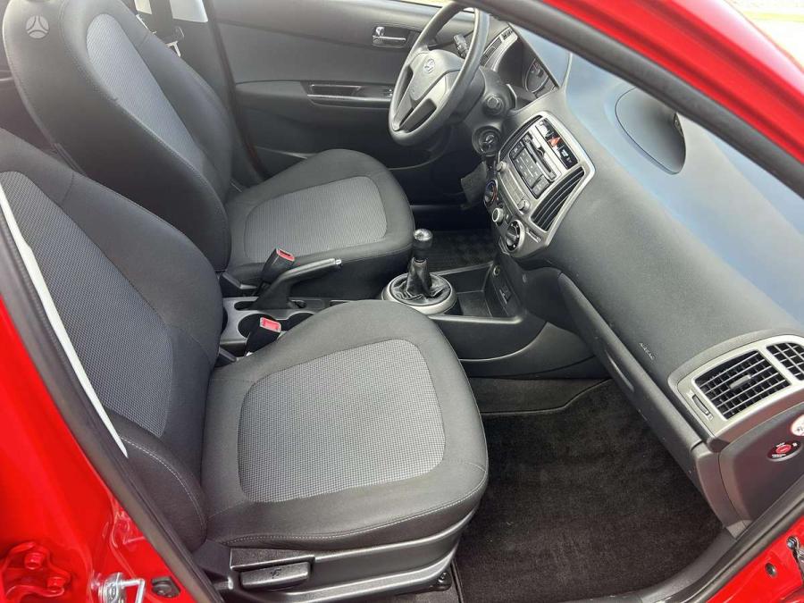 Sarkans Hyundai i20 2013 Marijampole, ar dzinēja tilpumu 1.25 L un nobraukumu 122 tūkst. km par 3850 €, foto 33 vietnē AUTOMOTO.COM.LV