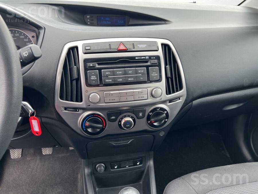 Sarkans Hyundai i20 2014 Rīga, ar dzinēja tilpumu 1.20 L un nobraukumu 81 tūkst. km par 4490 €, foto 16 vietnē AUTOMOTO.COM.LV
