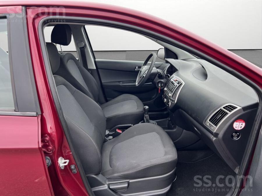 Sarkans Hyundai i20 2014 Rīga, ar dzinēja tilpumu 1.20 L un nobraukumu 81 tūkst. km par 4490 €, foto 18 vietnē AUTOMOTO.COM.LV