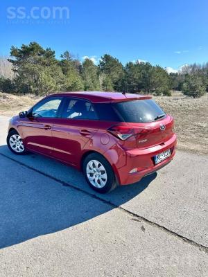 Sarkans Hyundai i20 2016 Liepāja, ar dzinēja tilpumu 1.20 L un nobraukumu 57 tūkst. km par 8000 €, foto 3 vietnē AUTOMOTO.COM.LV