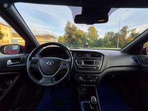 Red Hyundai i20 2017 in Ukmerge, with an engine capacity of 1.00 L and mileage of 164 thousand km for 5350 €, photo 11 on AUTOMOTO.COM.LV