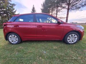 Red Hyundai i20 2018 in Narva, with an engine capacity of 1.25 L and mileage of 98 thousand km for 9900 €, photo  on AUTOMOTO.COM.LV
