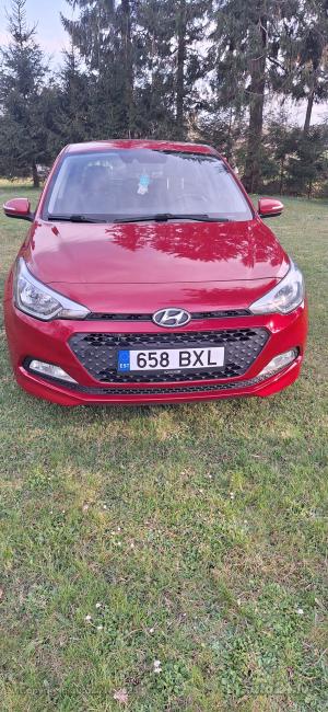 Red Hyundai i20 2018 in Narva, with an engine capacity of 1.25 L and mileage of 98 thousand km for 9900 €, photo 4 on AUTOMOTO.COM.LV