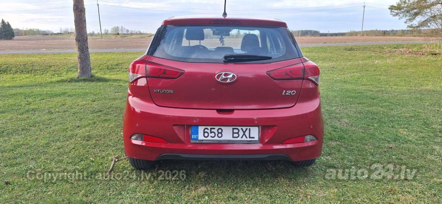 Red Hyundai i20 2018 in Narva, with an engine capacity of 1.25 L and mileage of 98 thousand km for 9900 €, photo 5 on AUTOMOTO.COM.LV