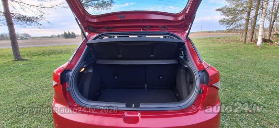 Red Hyundai i20 2018 in Narva, with an engine capacity of 1.25 L and mileage of 98 thousand km for 9900 €, photo 7 on AUTOMOTO.COM.LV