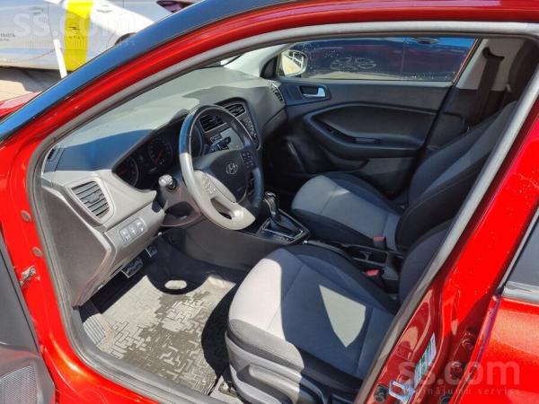 Red Hyundai i20 2020 in Riga, with an engine capacity of 1.00 L and mileage of 75 thousand km for 11800 €, photo 7 on AUTOMOTO.COM.LV
