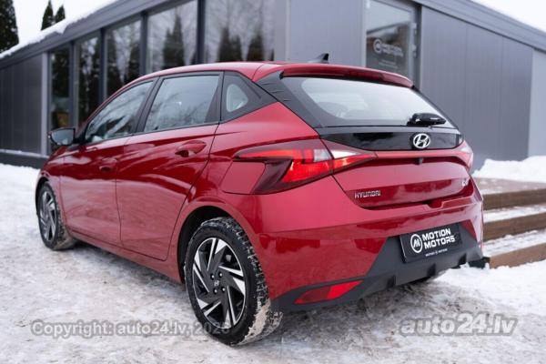 Red Hyundai i20 2021 in Tallinn, with an engine capacity of 1.00 L and mileage of 87 thousand km for 12900 €, photo 2 on AUTOMOTO.COM.LV