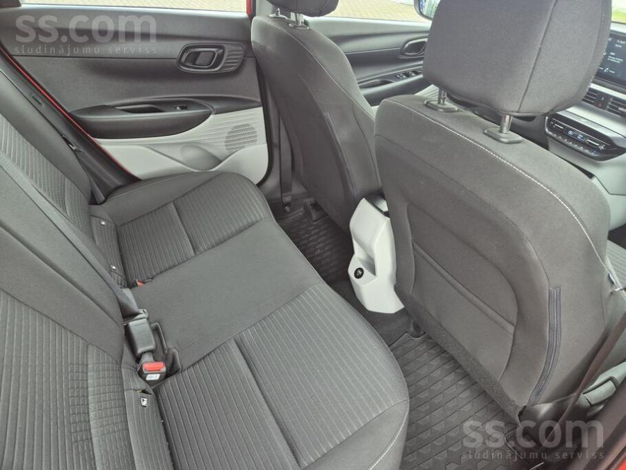 Sarkans Hyundai i20 2021 Liepāja, ar dzinēja tilpumu 1.00 L un nobraukumu 25 tūkst. km par 12990 €, foto 10 vietnē AUTOMOTO.COM.LV
