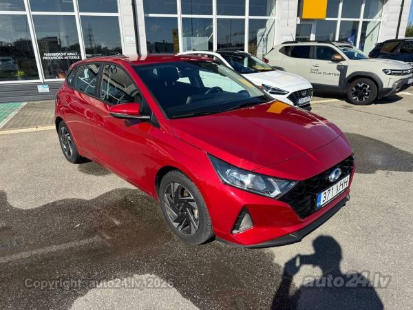 Red Hyundai i20 2022 in Narva, with an engine capacity of 1.00 L and mileage of 33 thousand km for 12990 €, photo 5 on AUTOMOTO.COM.LV