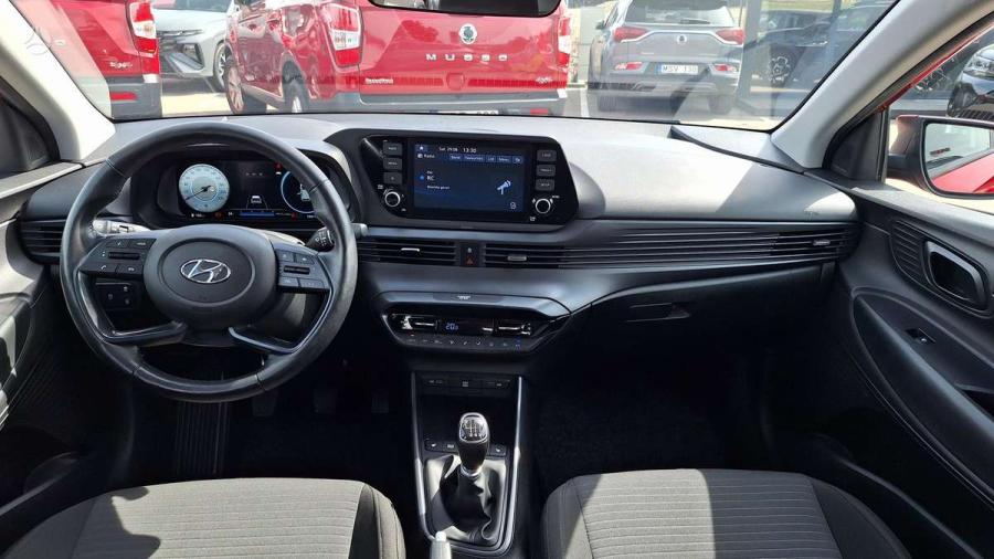 Red Hyundai i20 2022 in Kaunas, with an engine capacity of 1.00 L and mileage of 146 thousand km for 9945 €, photo 17 on AUTOMOTO.COM.LV