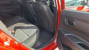 Red Hyundai i20 2022 in Kaunas, with an engine capacity of 1.00 L and mileage of 146 thousand km for 9945 €, photo 23 on AUTOMOTO.COM.LV