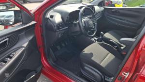 Red Hyundai i20 2022 in Kaunas, with an engine capacity of 1.00 L and mileage of 146 thousand km for 9945 €, photo 24 on AUTOMOTO.COM.LV