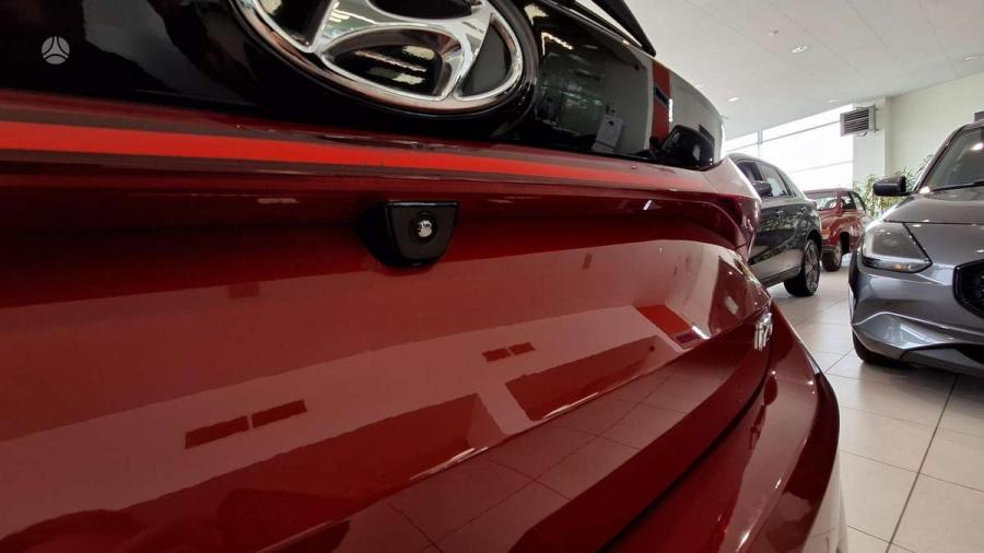 Red Hyundai i20 2022 in Kaunas, with an engine capacity of 1.00 L and mileage of 146 thousand km for 9945 €, photo 27 on AUTOMOTO.COM.LV