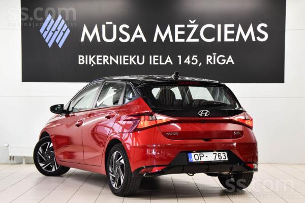 Red Hyundai i20 2023 in Riga, with an engine capacity of 1.00 L and mileage of 55 thousand km for 14790 €, photo 6 on AUTOMOTO.COM.LV