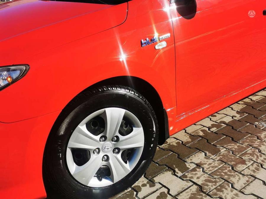 Sarkans Hyundai i20 2010 Viļņa, ar dzinēja tilpumu 1.60 L un nobraukumu 269 tūkst. km par 2350 €, foto 5 vietnē AUTOMOTO.COM.LV