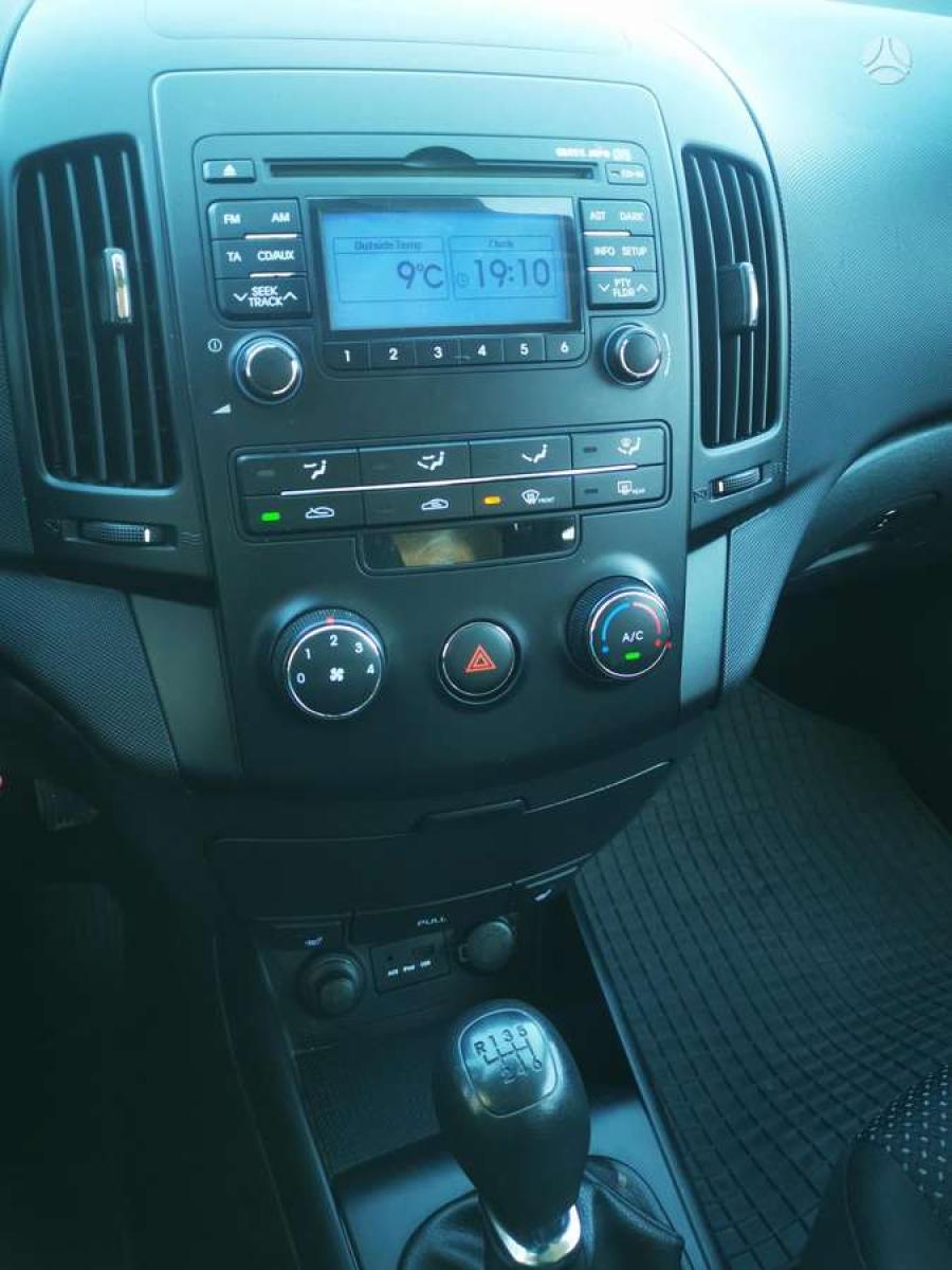 Sarkans Hyundai i20 2010 Viļņa, ar dzinēja tilpumu 1.60 L un nobraukumu 269 tūkst. km par 2350 €, foto 8 vietnē AUTOMOTO.COM.LV