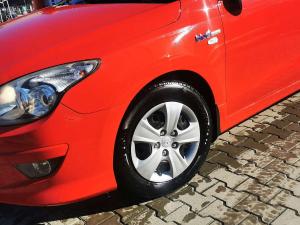 Sarkans Hyundai i20 2010 Viļņa, ar dzinēja tilpumu 1.60 L un nobraukumu 269 tūkst. km par 2350 €, foto 9 vietnē AUTOMOTO.COM.LV