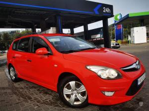 Sarkans Hyundai i20 2010 Viļņa, ar dzinēja tilpumu 1.60 L un nobraukumu 269 tūkst. km par 2350 €, foto 10 vietnē AUTOMOTO.COM.LV